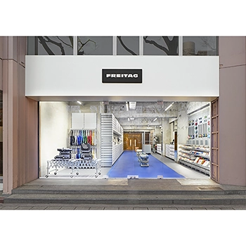 渋谷の新たなランドマーク、FREITAG STOREがリニューアル │ QUI - Fashion & Culture media